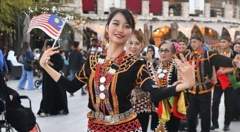 A Wonderful Harvest Festival In Malaysia: Tadau Kaamatan | Holiday ...